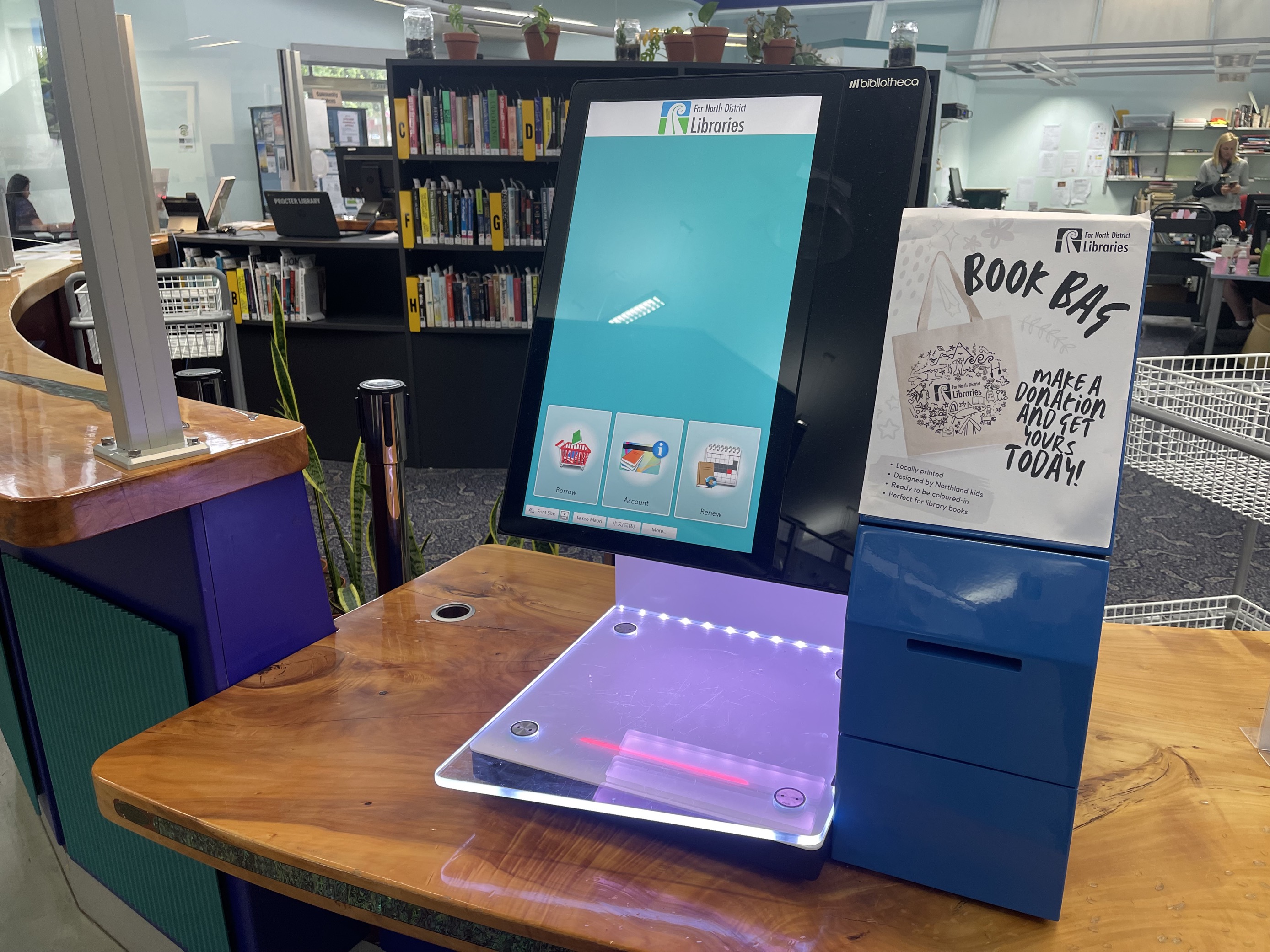 Library customers opt for self-service | Far North District Council